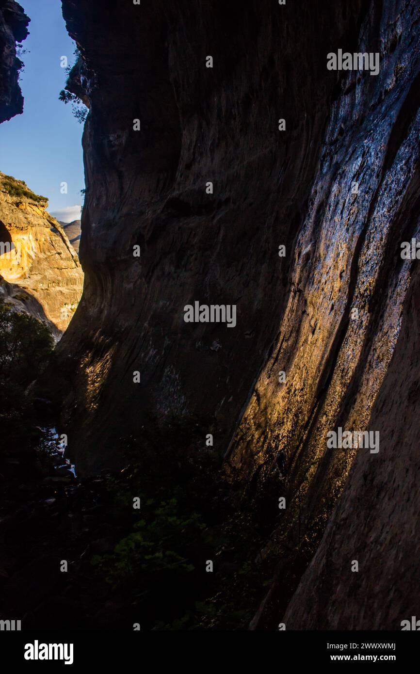 The sky and the Golden cliffs of Golden Gate Highlands National Park ...