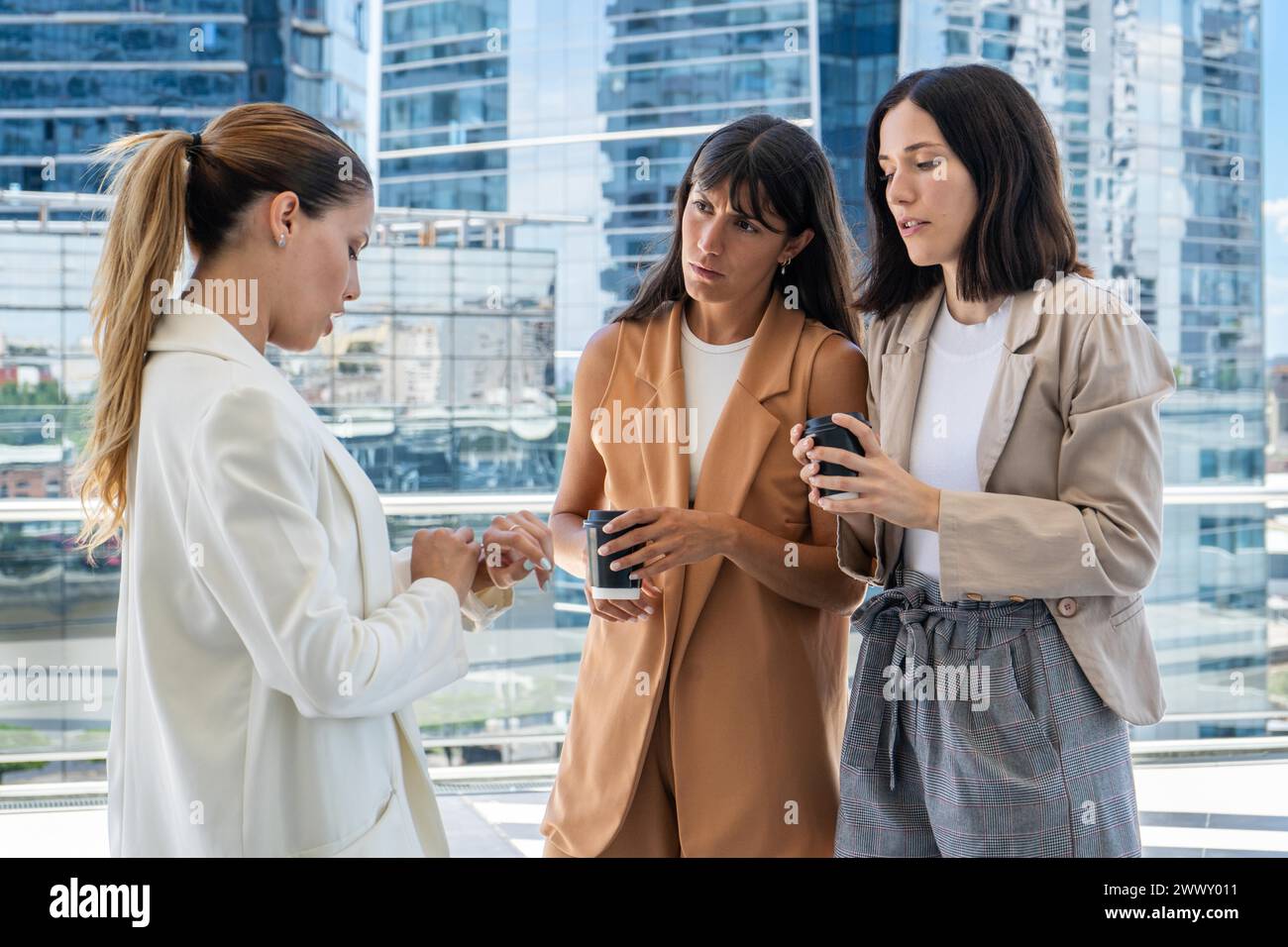 Female boss and female employee hi-res stock photography and images - Alamy
