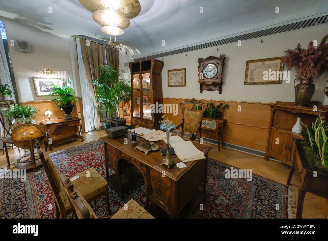 Private residence of the Batllo family, Casa Batllo, apartment building ...