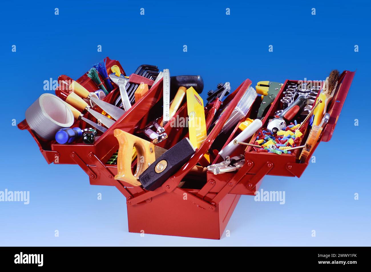 Red toolbox hi-res stock photography and images - Alamy