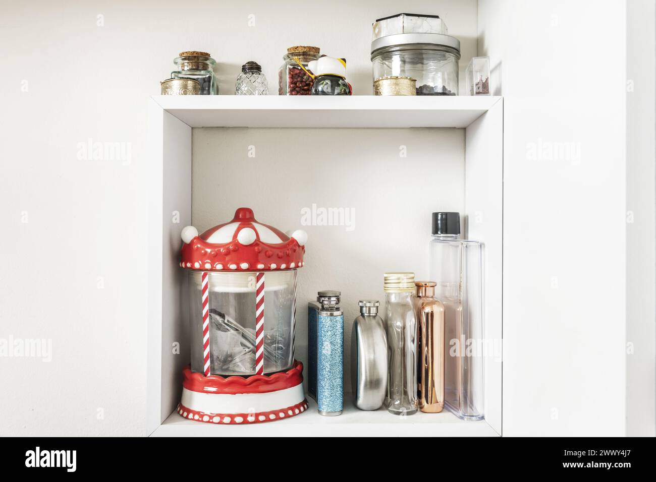 Small round objects hi-res stock photography and images - Alamy