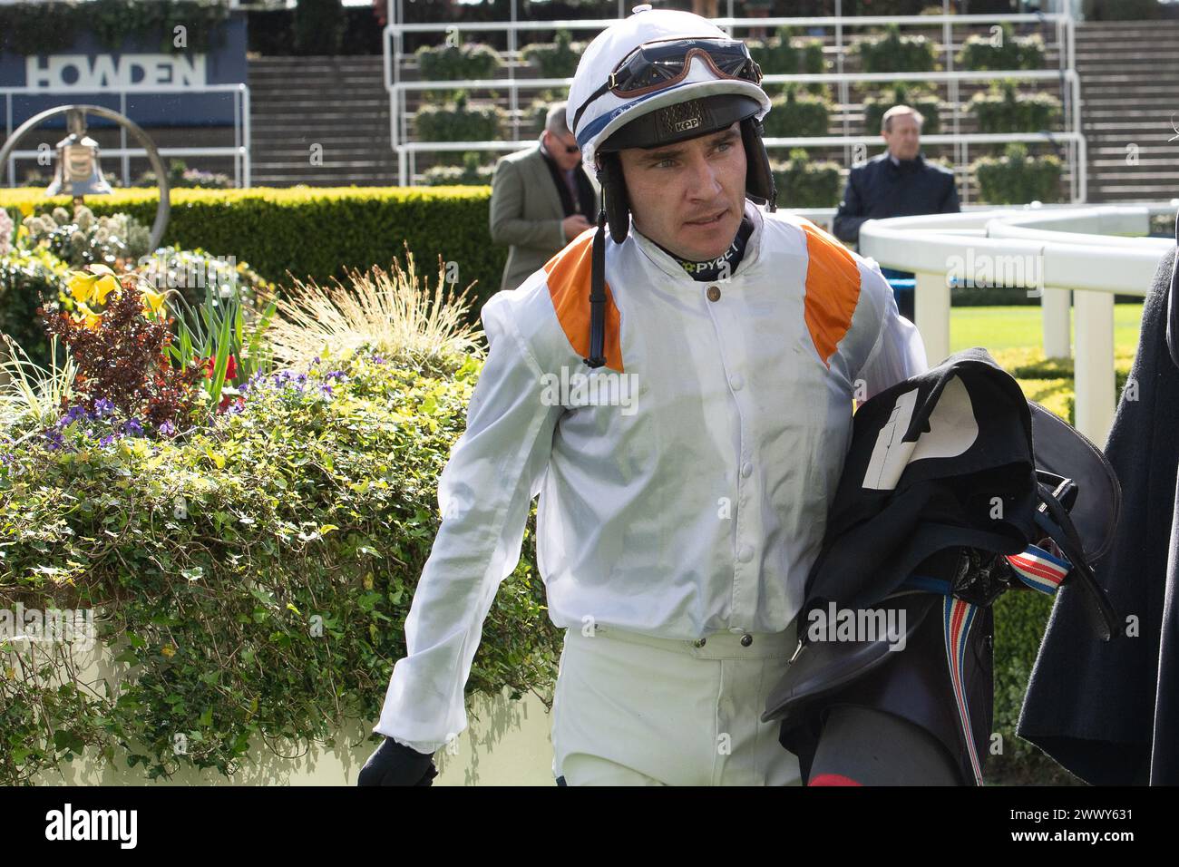 Owner doubtfire hi-res stock photography and images - Alamy