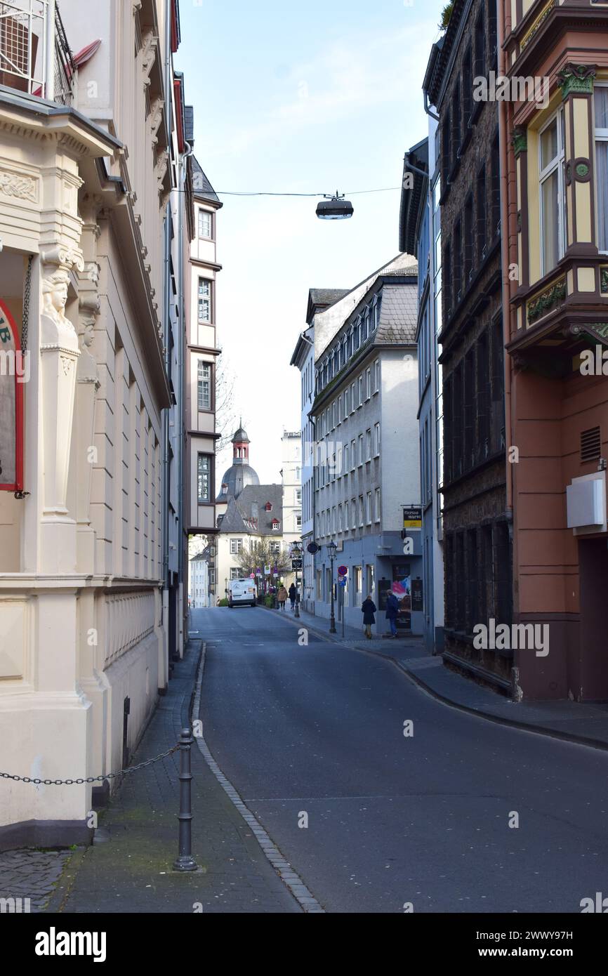 narrow street with pubs and restaurants Stock Photo - Alamy