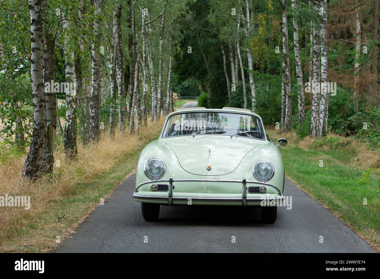 Frontansicht hi-res stock photography and images - Alamy