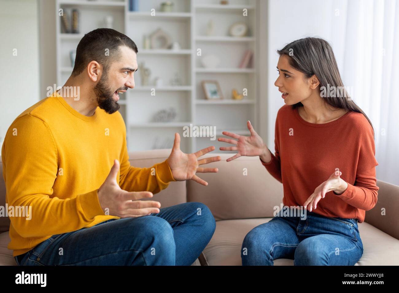 Animated dispute hi-res stock photography and images - Alamy