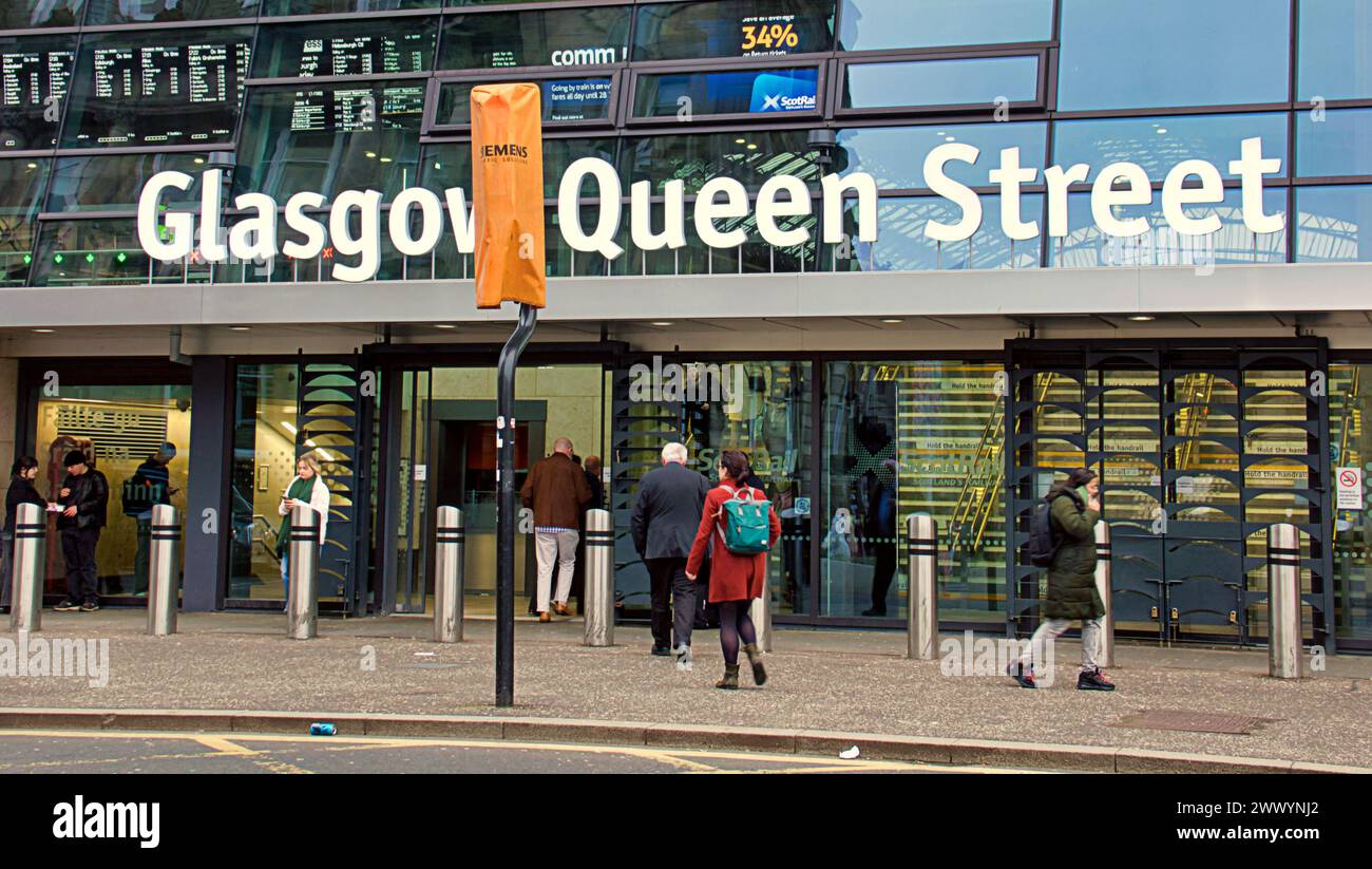 Glasgow, Scotland, UK. 26th March, 2024: UK Weather: Sunny spring ...