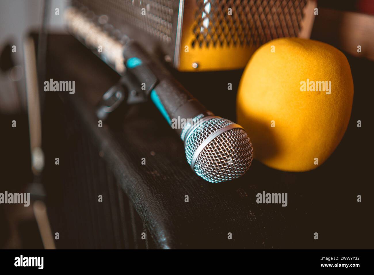 Microphone keyboard on studio hi-res stock photography and images - Alamy