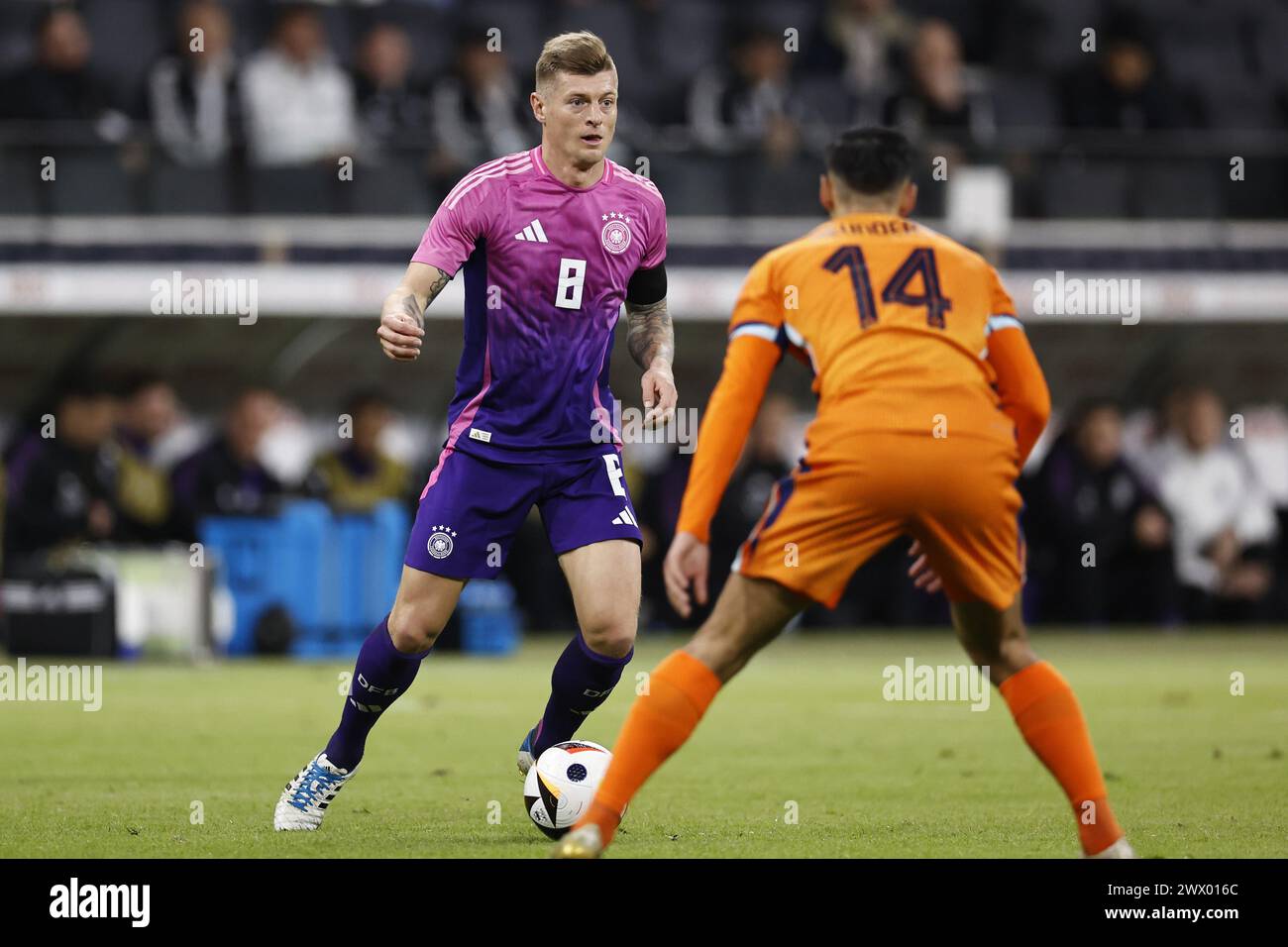 FRANKFURT - (l-r) Toni Kroos of Germany, Tijjani Reijnders of Holland ...