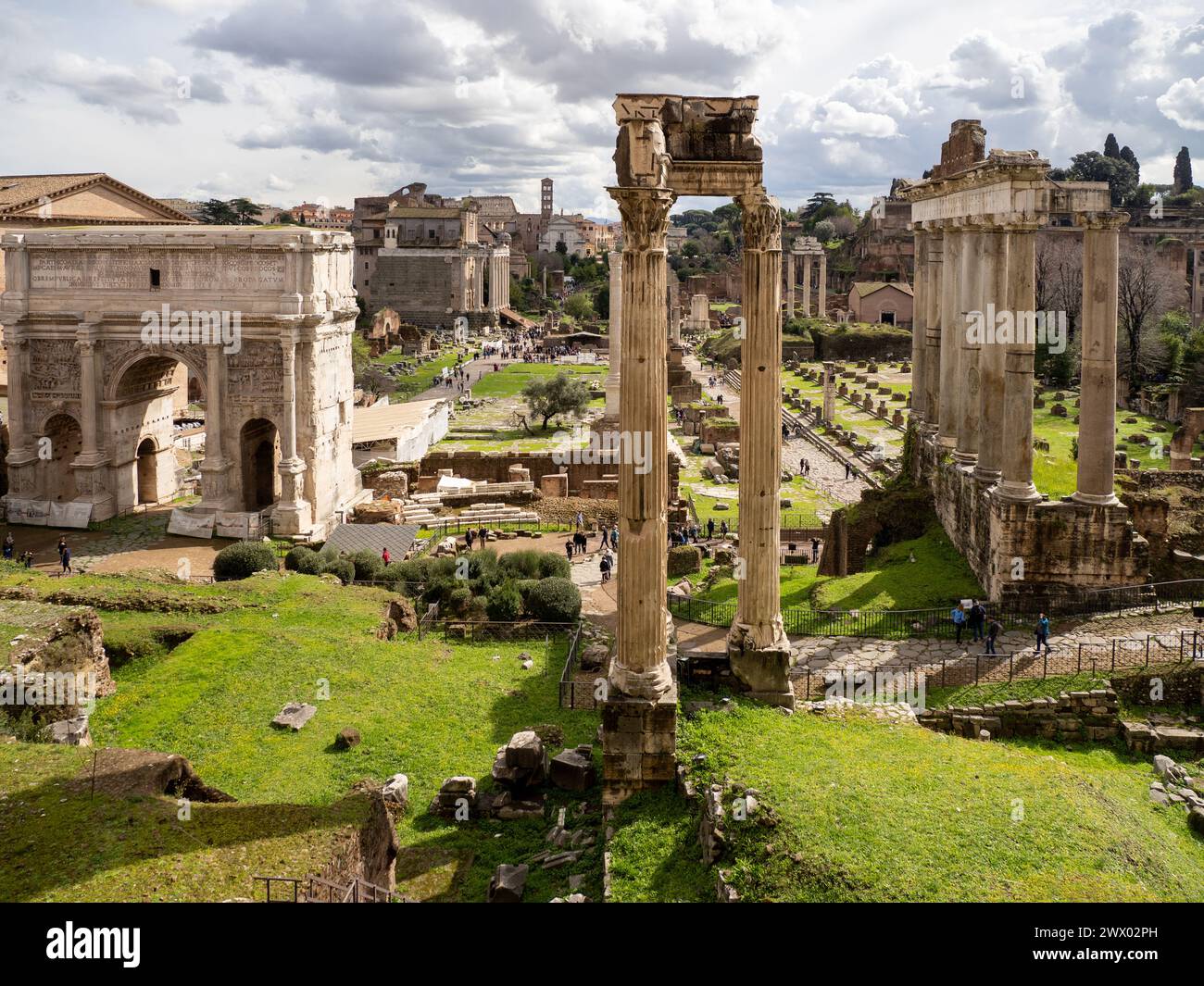 Roman shrines and temples hi-res stock photography and images - Alamy