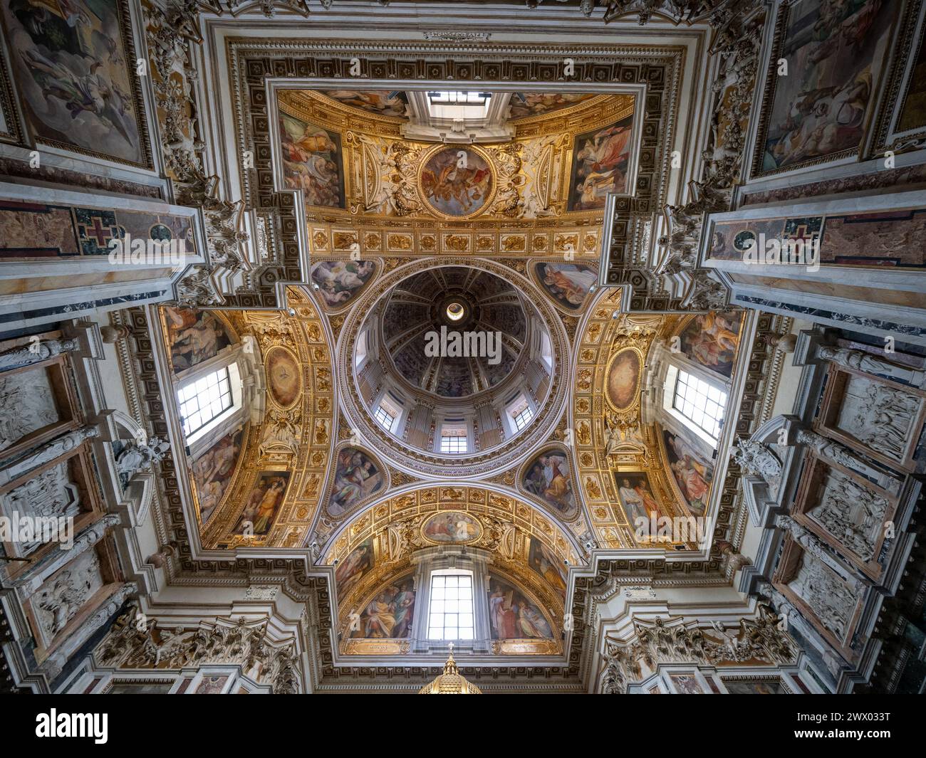 Inside the basilica papale di santa maria maggiore hi-res stock ...