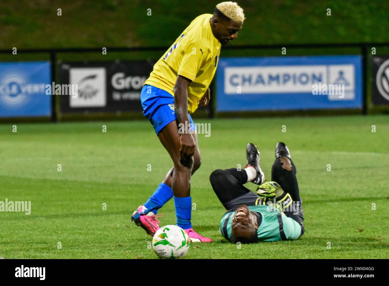 Senegall football hi-res stock photography and images - Alamy