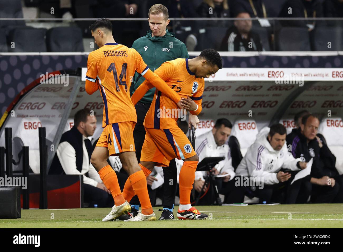 FRANKFURT - (l-r) Tijjani Reijnders of Holland, Quinten Timber of Holland makes his debut during ...