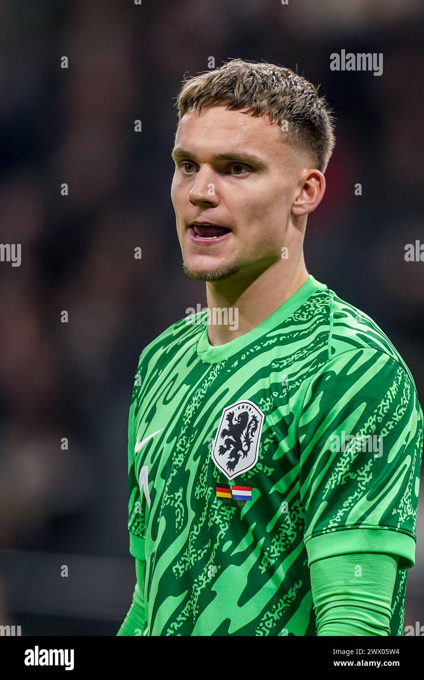 Frankfurt Am Main, Germany. 26th Mar, 2024. FRANKFURT AM MAIN, GERMANY - MARCH 26: goalkeeper ...