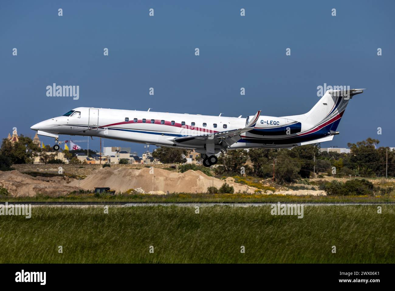 London Executive Aviation Embraer Legacy 600 (EMB-135BJ) (REG: G-LEGC ...
