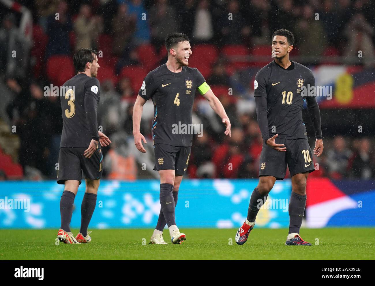 England's Jude Bellingham (right) celebrates scoring their side's ...