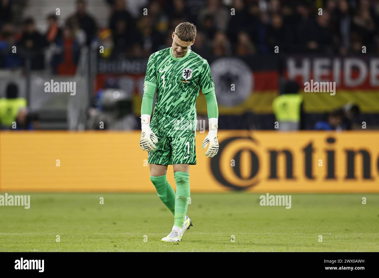 FRANKFURT - Holland goalkeeper Bart Verbruggen is disappointed during the friendly Interland ...