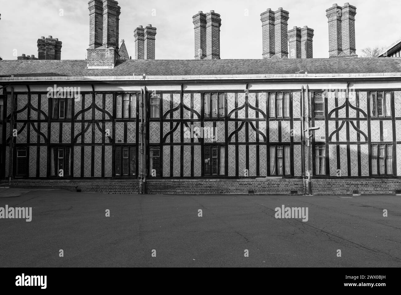 Windsor.Berkshire.United Kingdom.December 2nd 2022.The horshoe cloister ...
