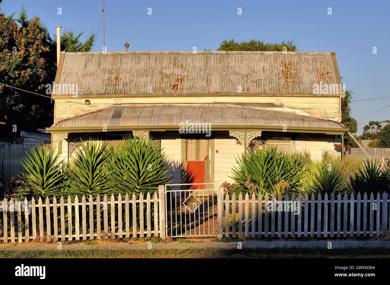 Weatherboard house australia hi-res stock photography and images - Alamy