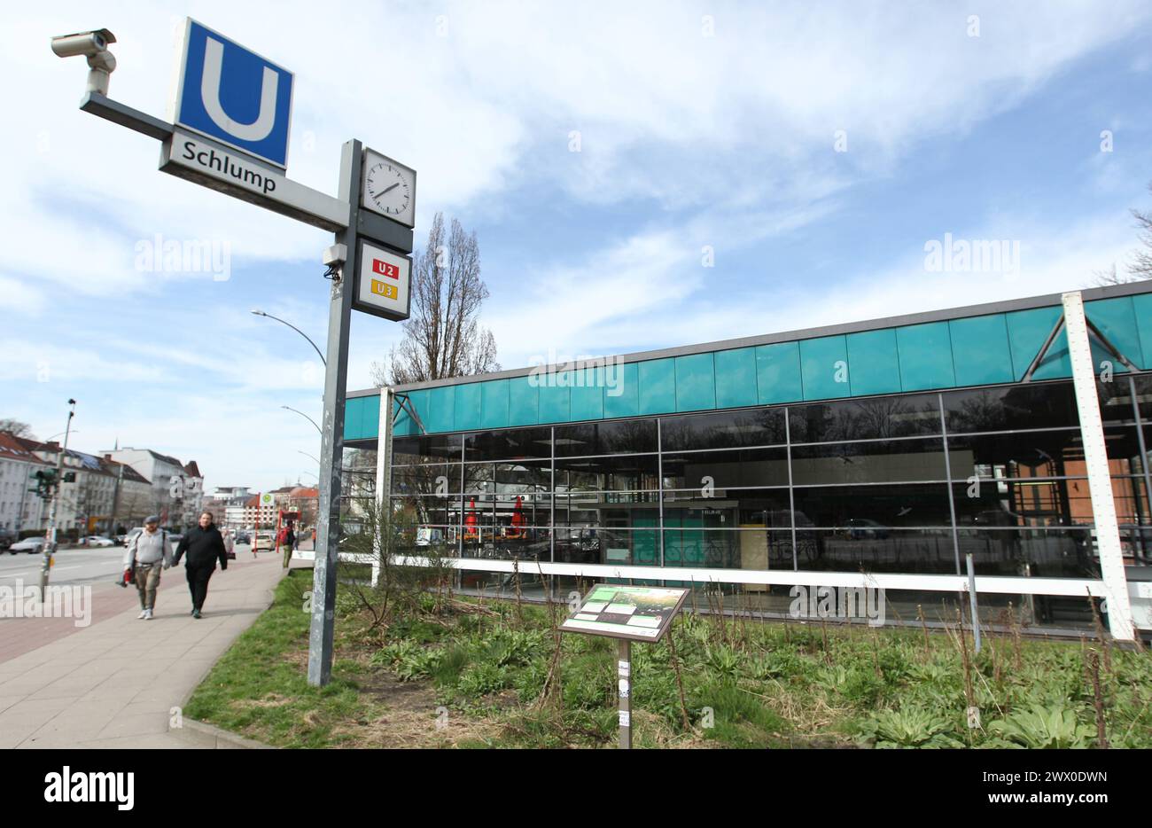 Eingang zum U-Bahnhof Schlump. Barmbek Hamburg *** Entrance to the ...