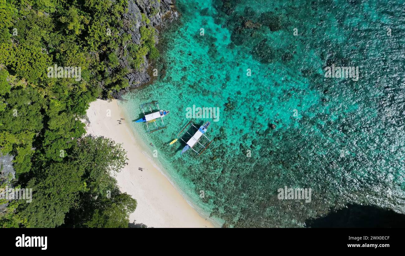 Aerial view tourist boats lagoons hi-res stock photography and images ...