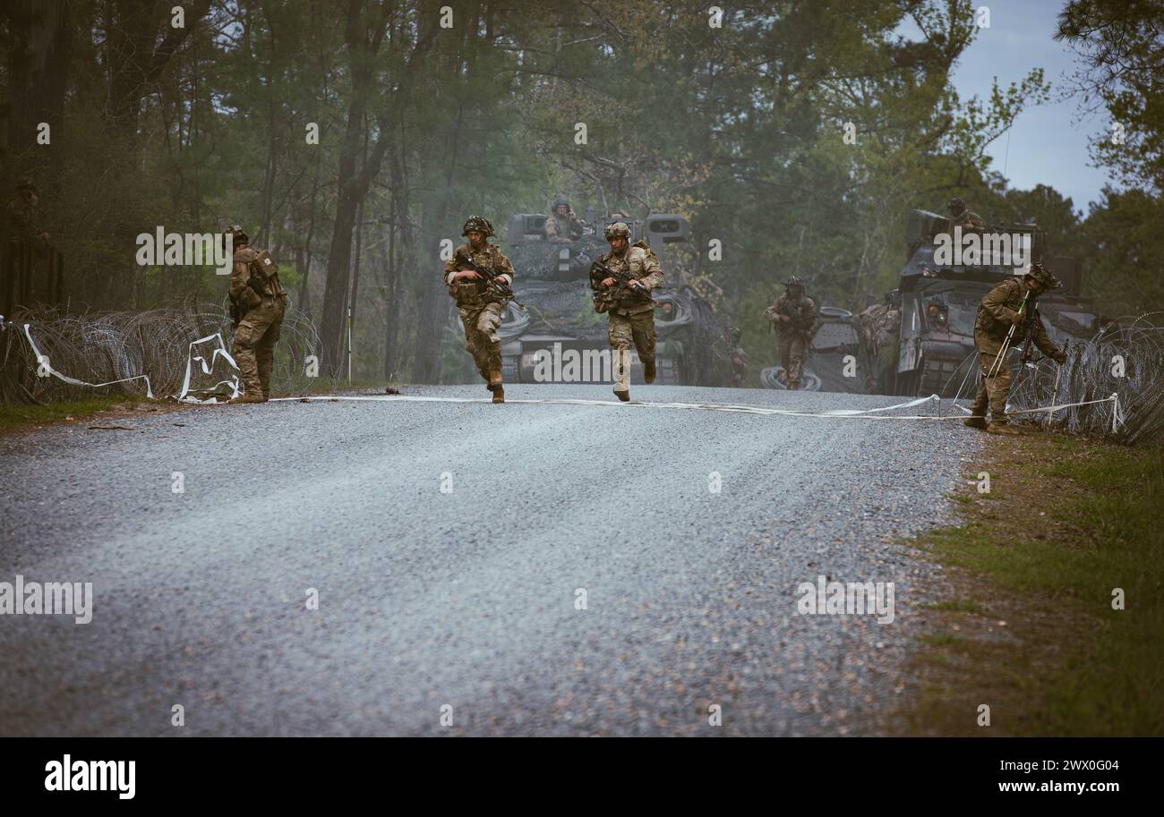 Soldiers assigned to 3rd Battalion, 69th Armor Regiment, 1st Armored ...