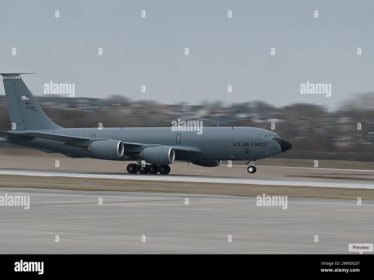 Maintenance personnel from the 155th Air Refueling Wing maintenance ...