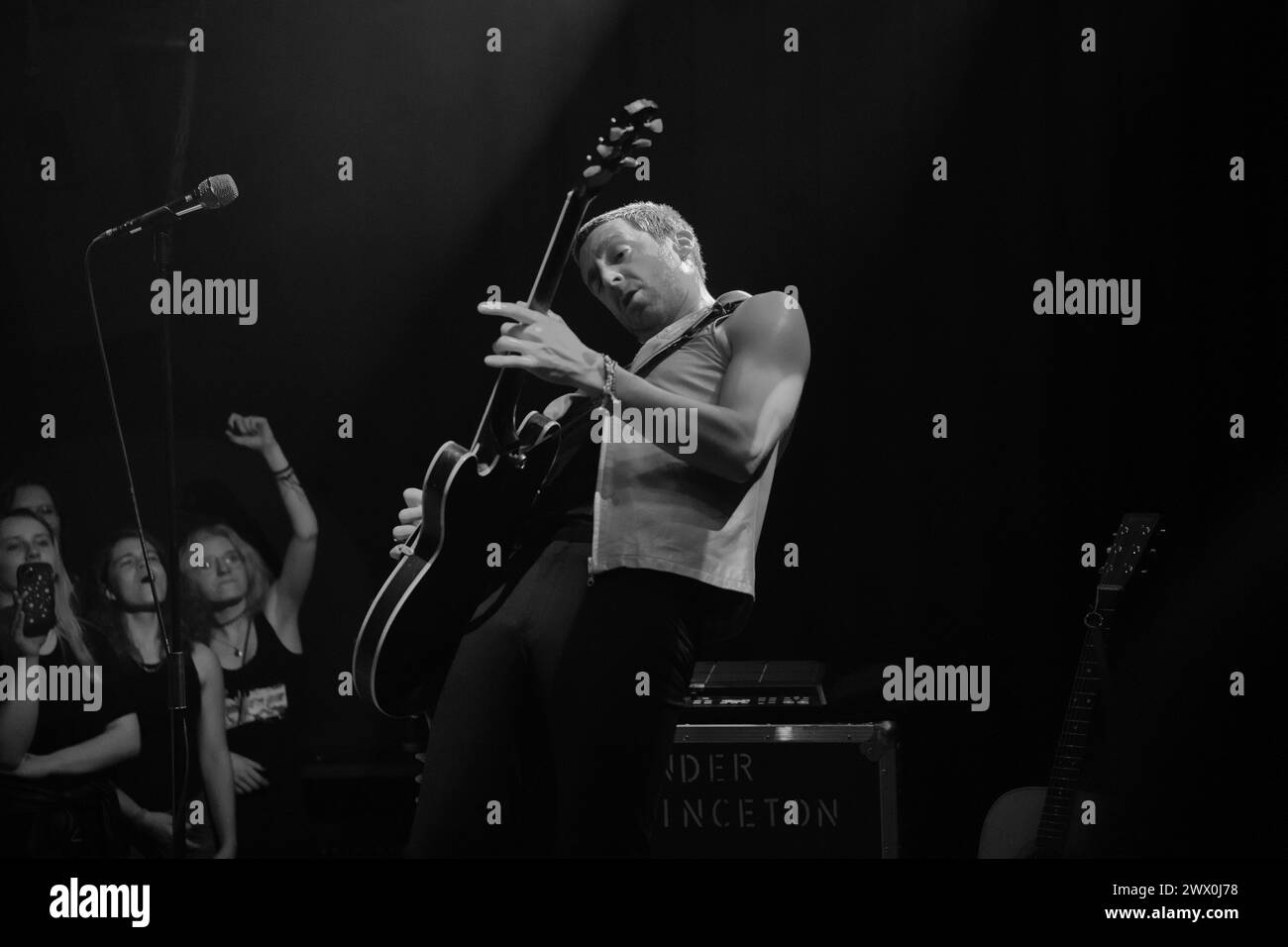 Miles kane palco hi-res stock photography and images - Alamy