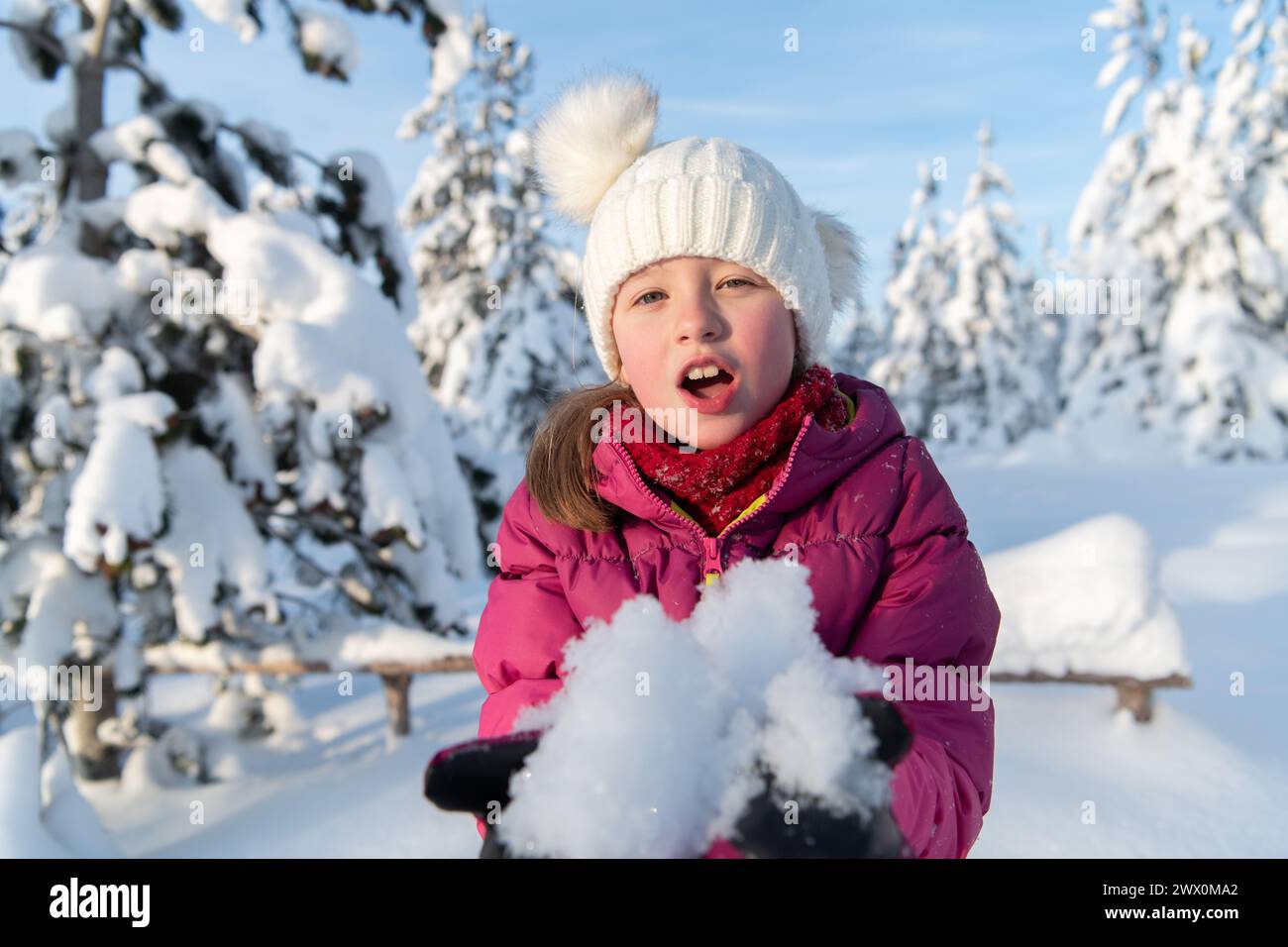 Girls frolicking hi-res stock photography and images - Alamy