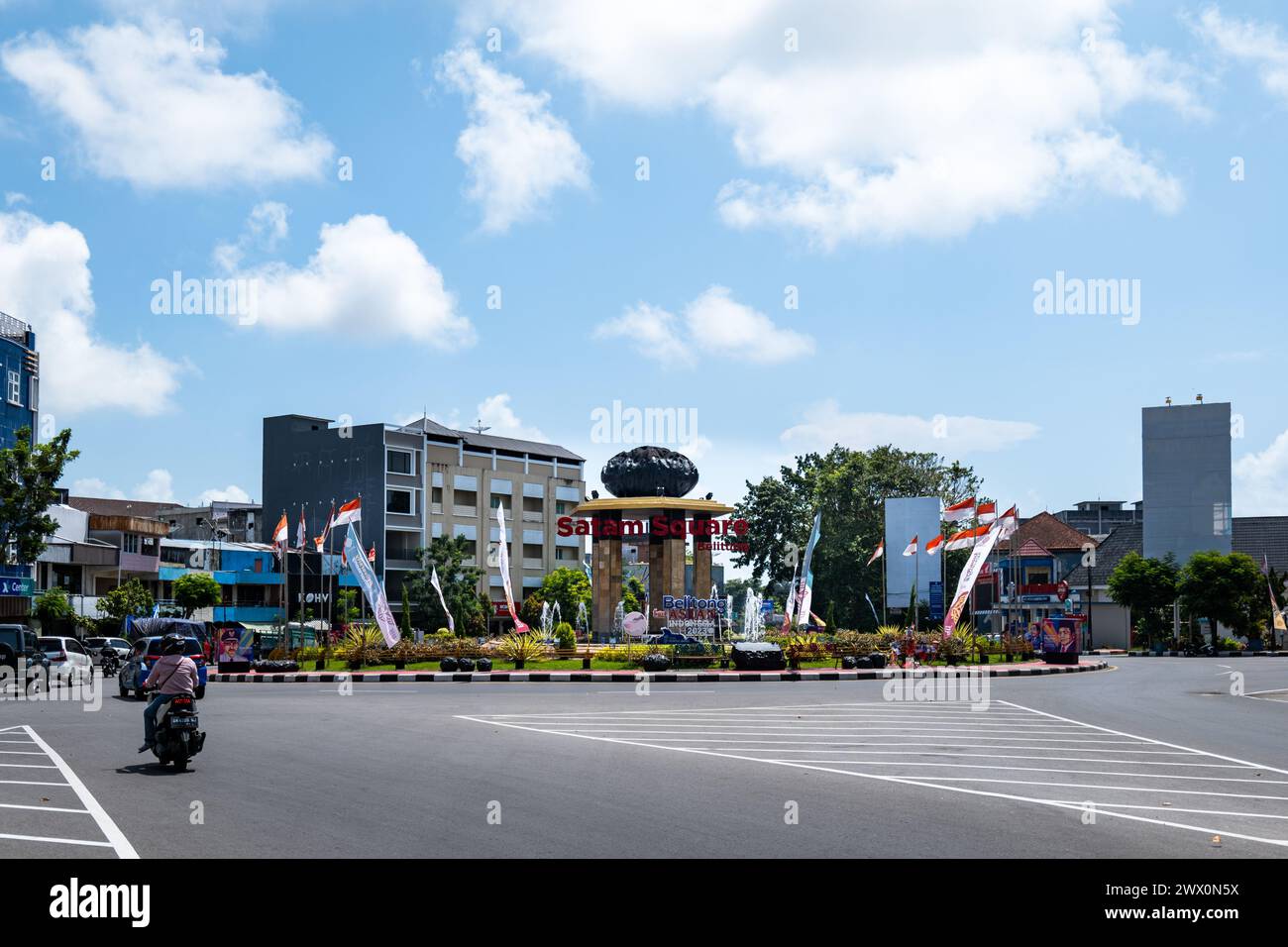 Satam square hi-res stock photography and images - Alamy