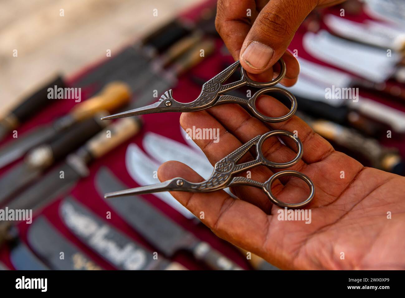 Copper scissors hi-res stock photography and images - Alamy