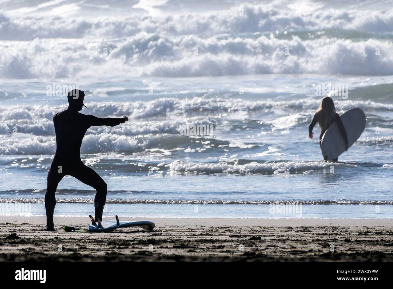 Striking photos of california surfers hi-res stock photography and ...
