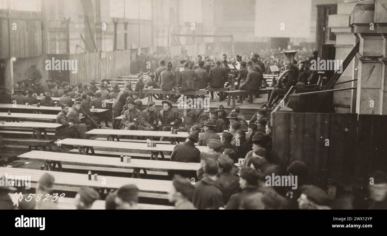 Regimental mess hall hi-res stock photography and images - Alamy