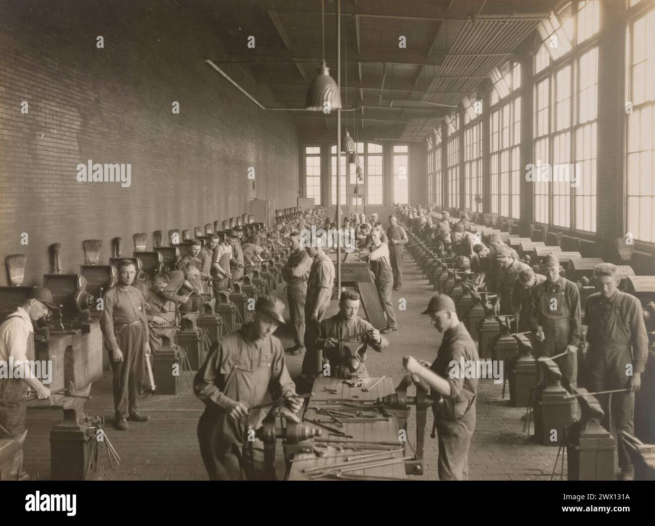 Blacksmith 1900s hi-res stock photography and images - Alamy
