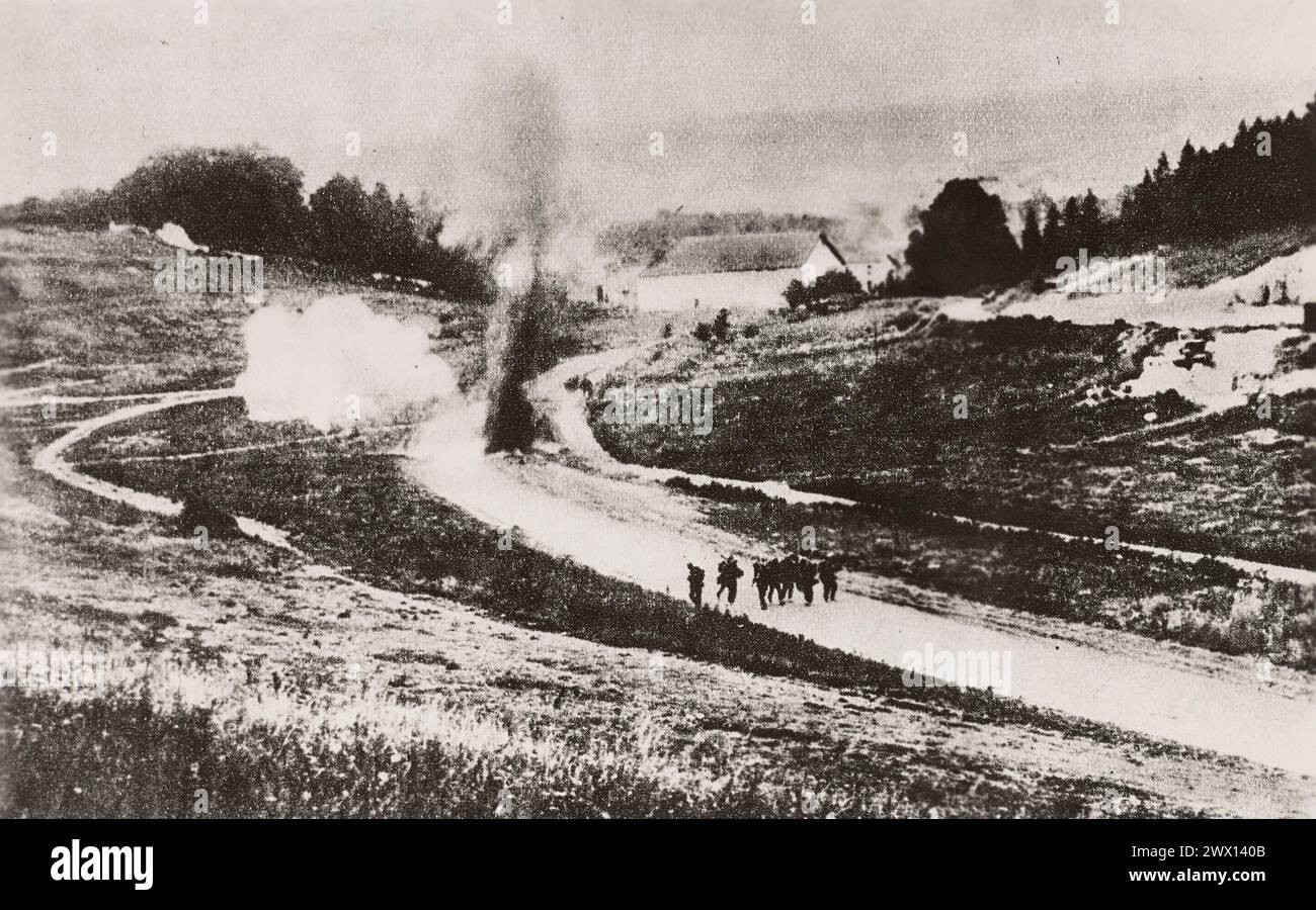 Advance to the front hi-res stock photography and images - Alamy