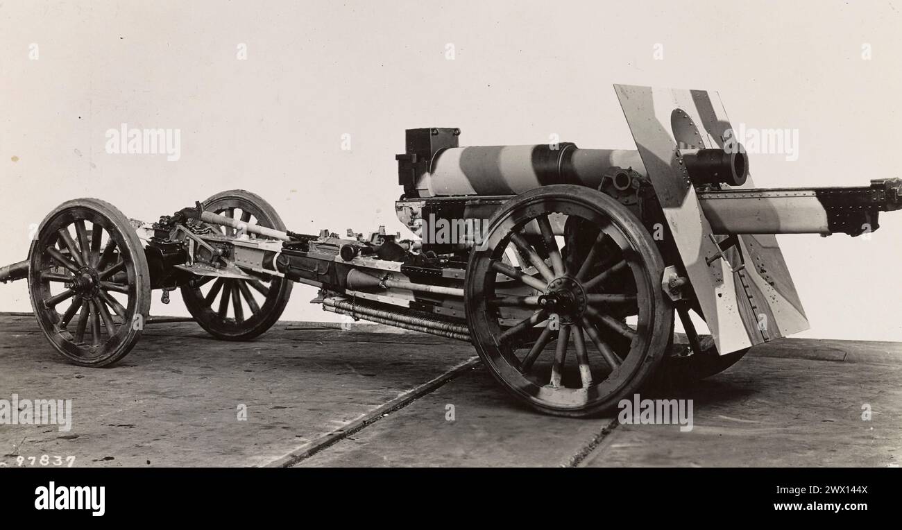 155mm howitzer hi-res stock photography and images - Alamy