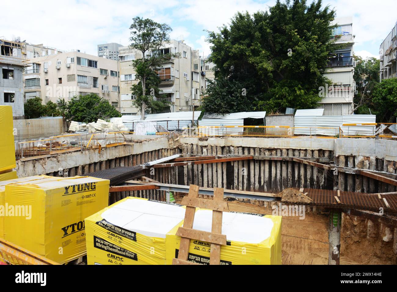 Construction site of a new building as part of the Pinui-Binui project ...