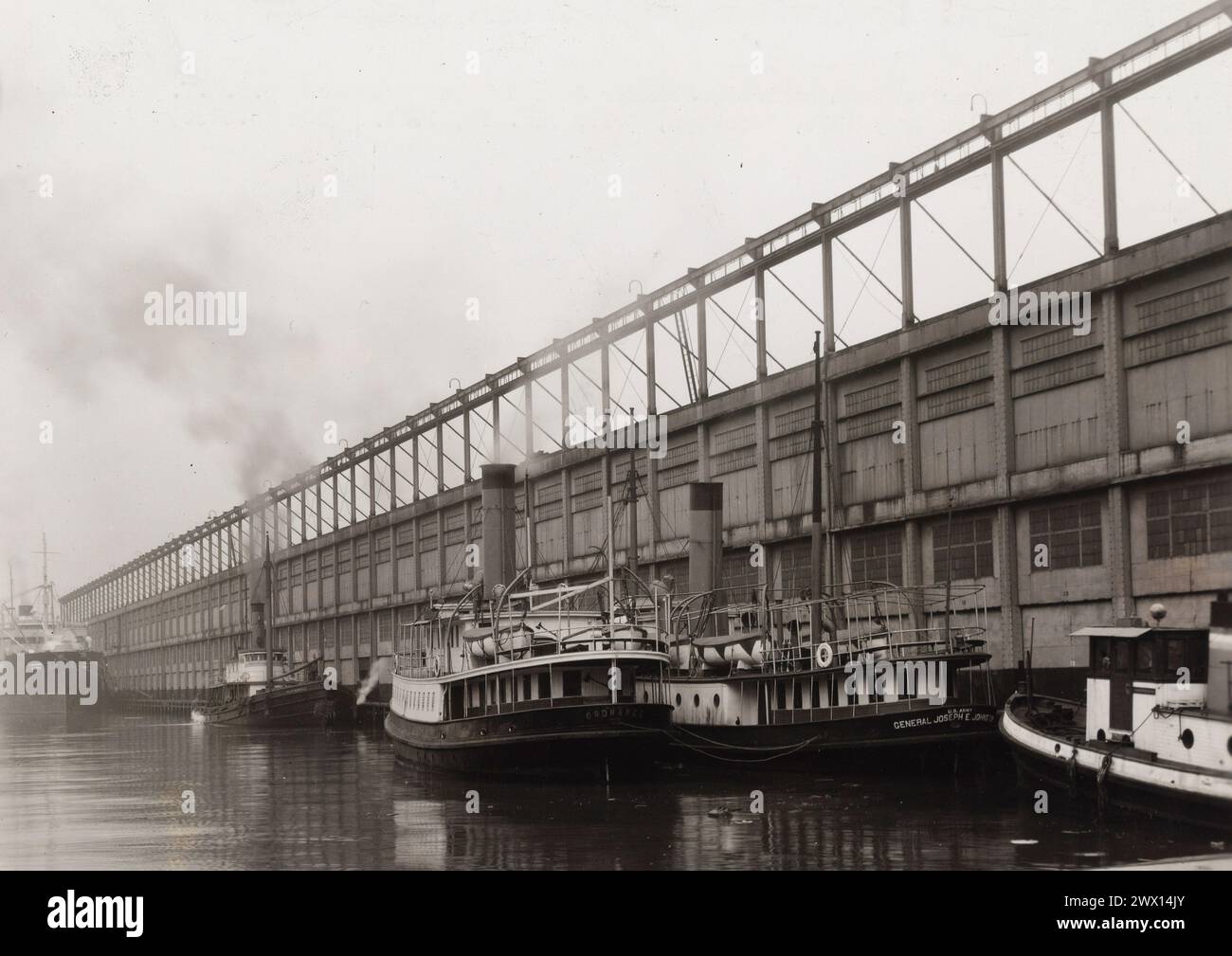 U s army tugboats hi-res stock photography and images - Alamy