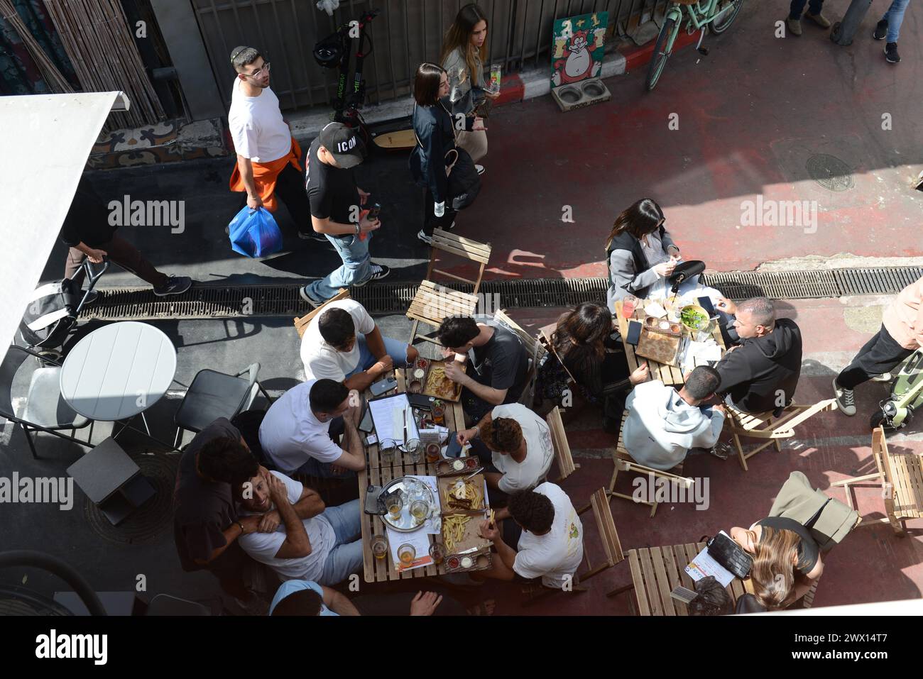Beer Bazaar at the Carmel market in Tel-Aviv Stock Photo - Alamy