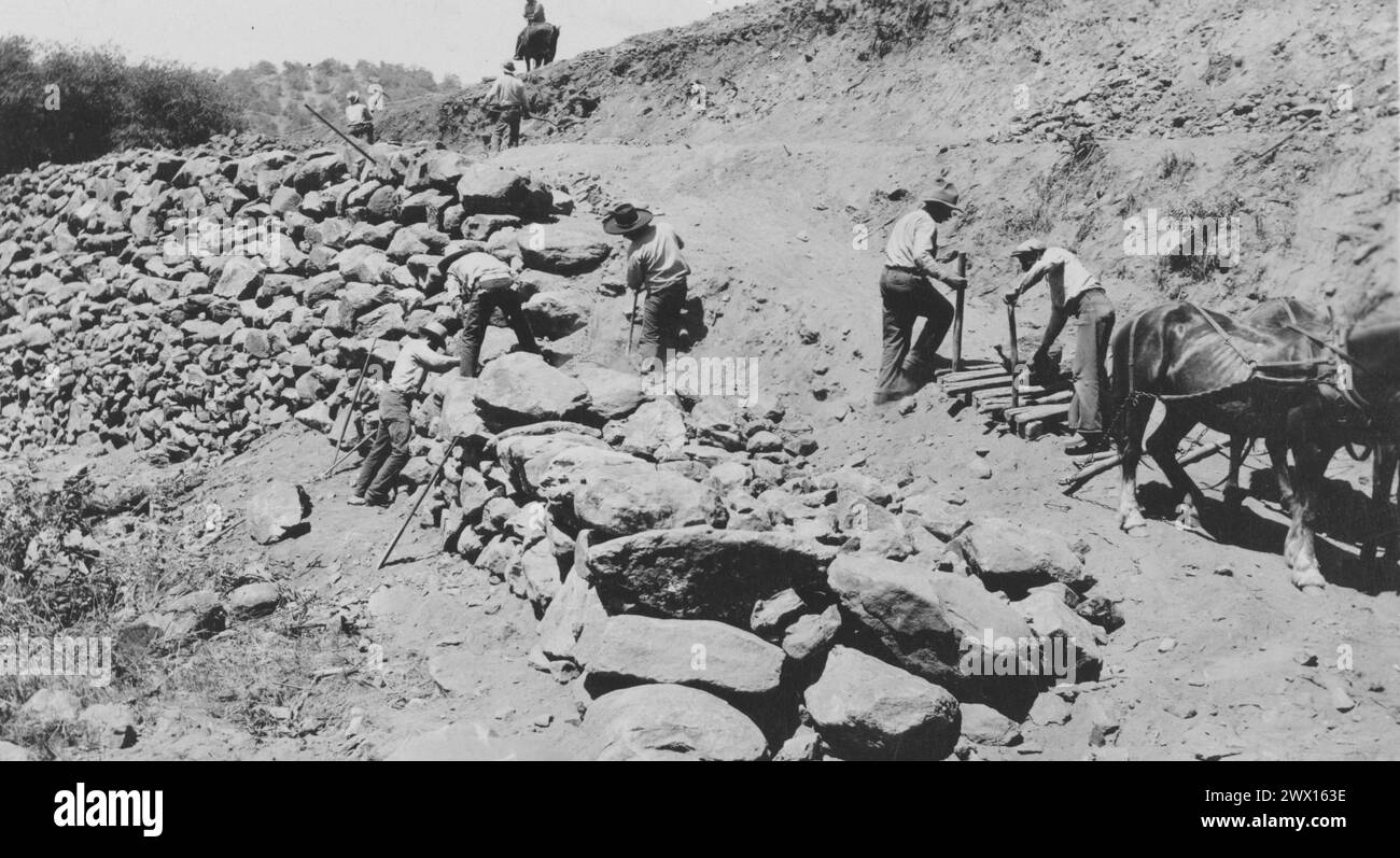 Rubble retaining wall Black and White Stock Photos & Images - Alamy