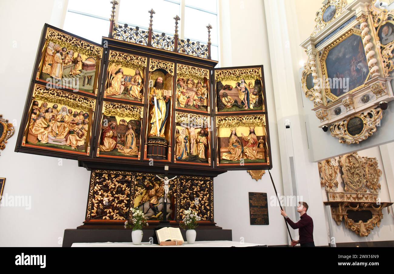 PRODUCTION - 25 March 2024, Saxony, Leipzig: In preparation for Easter ...