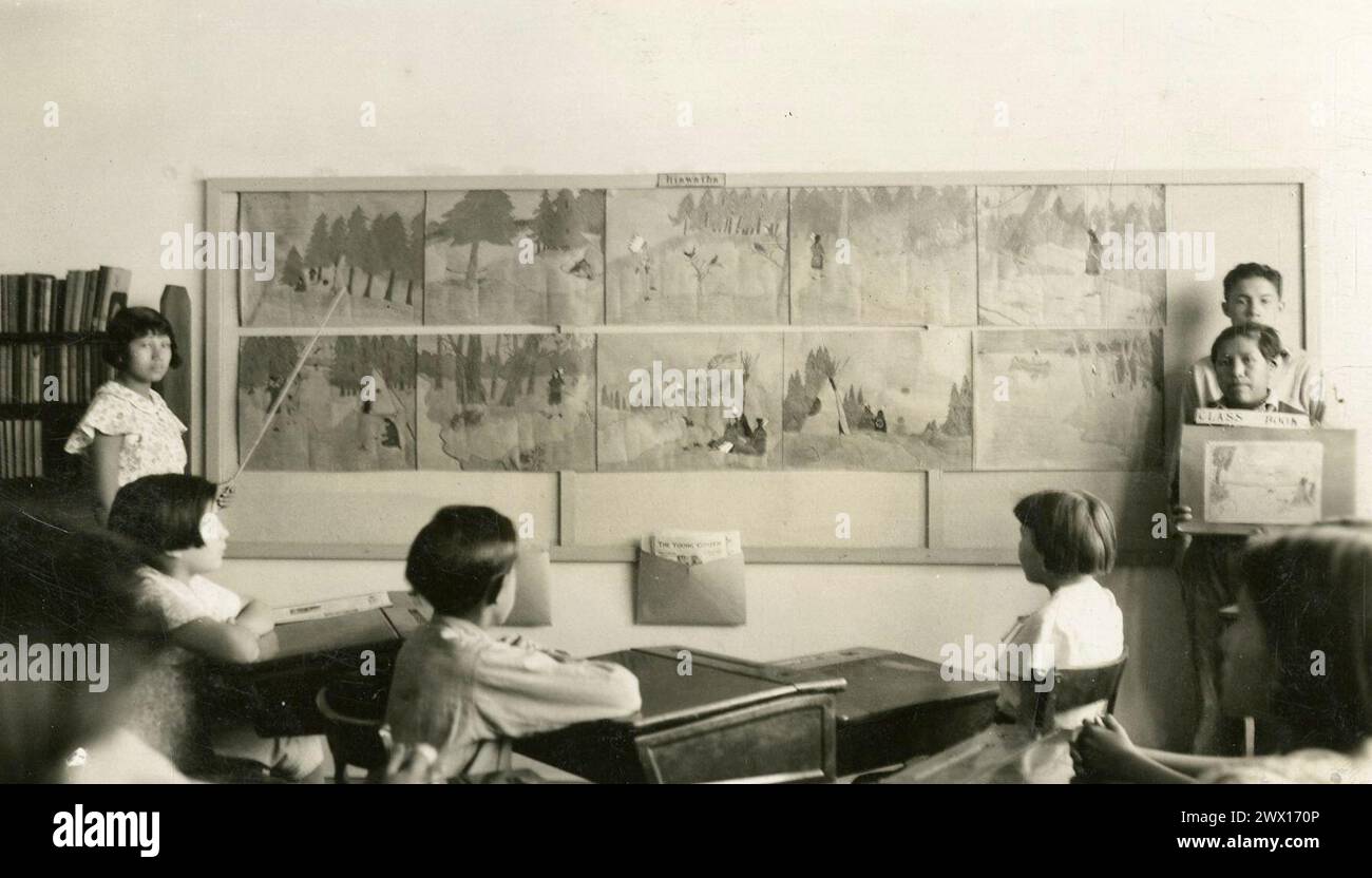 1930s school classroom hi-res stock photography and images - Alamy