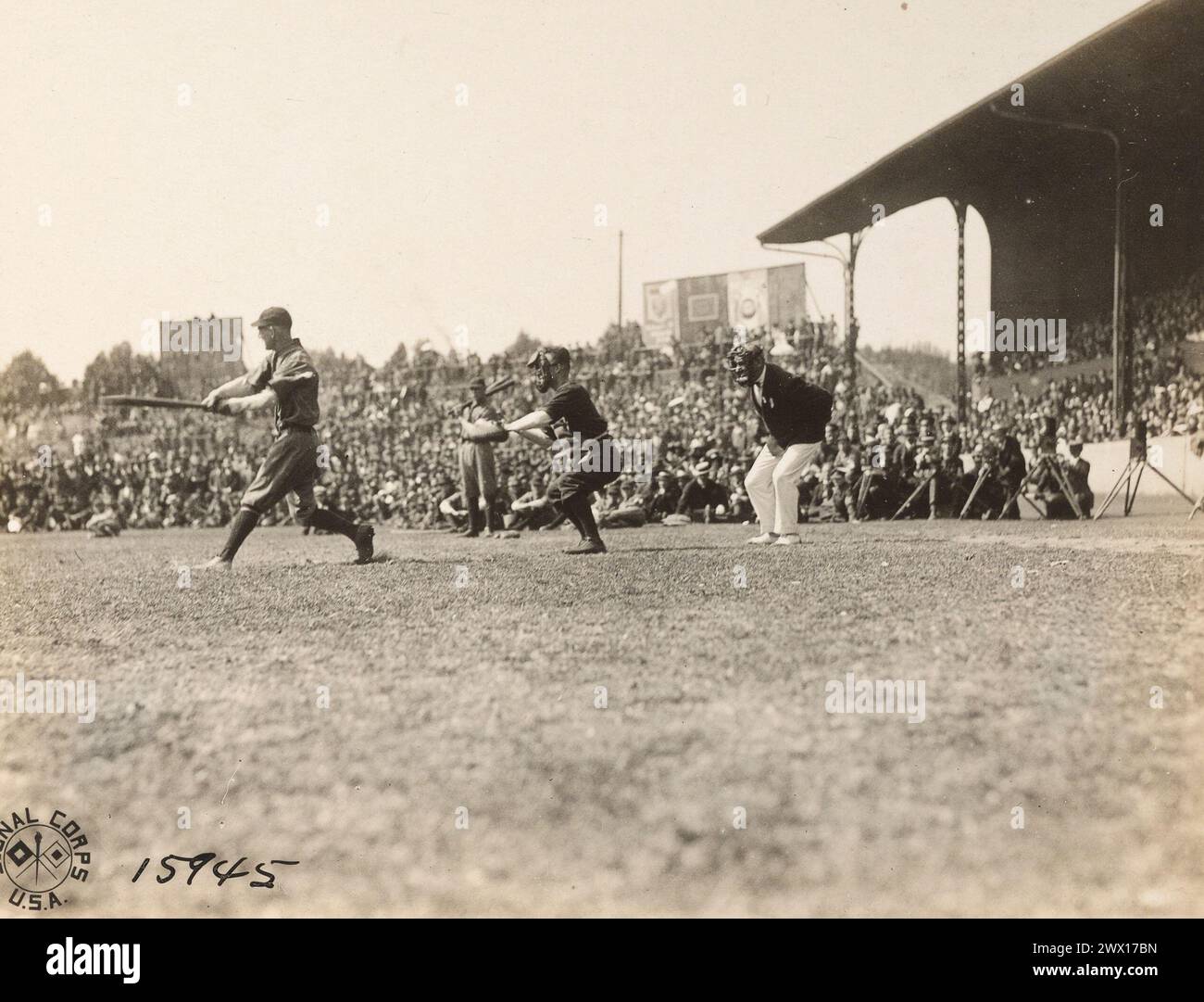 American troops playing baseball hi-res stock photography and images ...