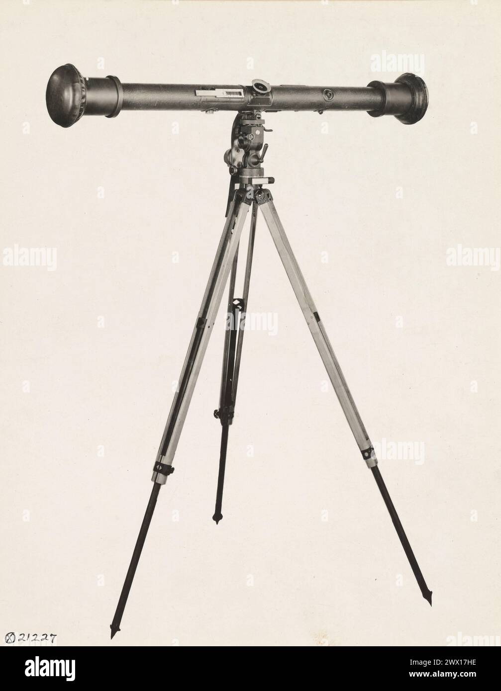 One meter range finder hi-res stock photography and images - Alamy