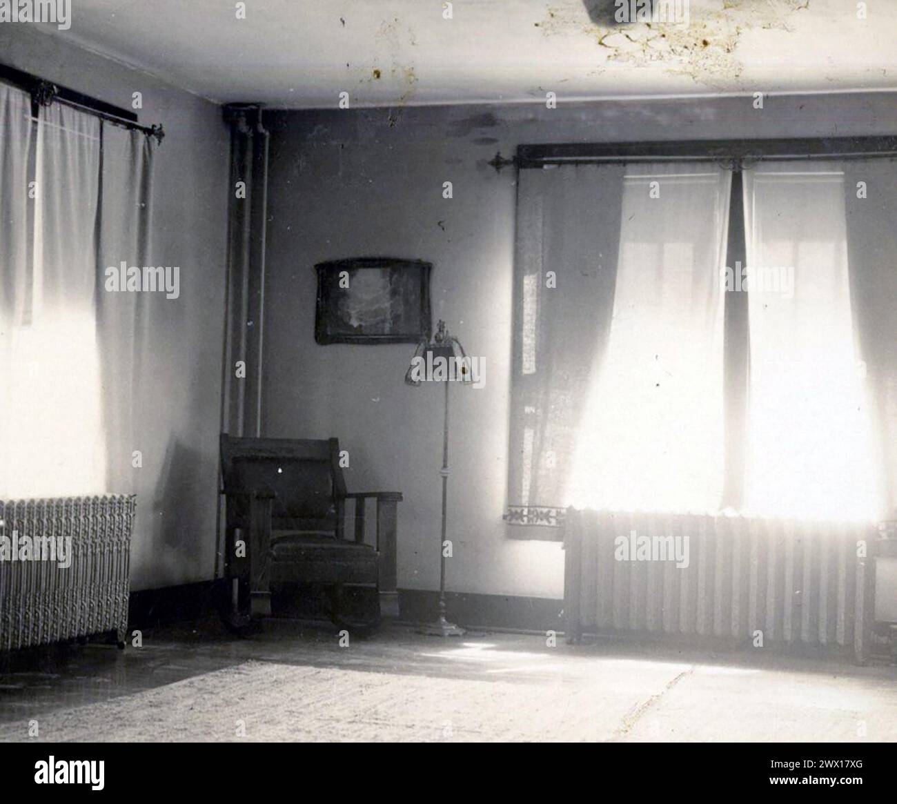 Depression era living room hi-res stock photography and images - Alamy
