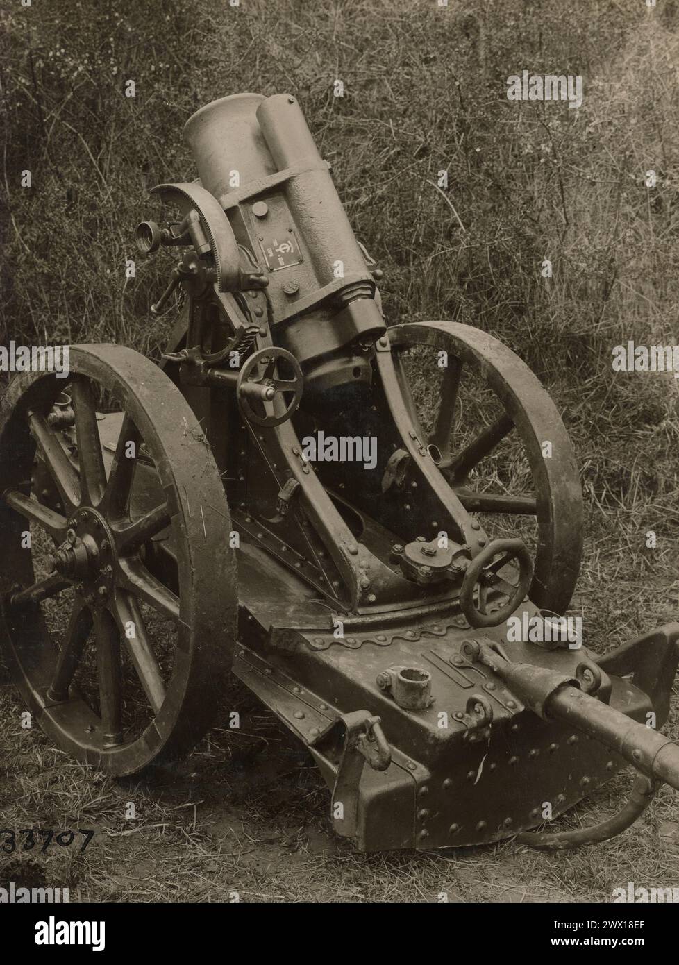 Close up of a captured German 17 cm Minnenwerfer big gun, model 1916 ca ...