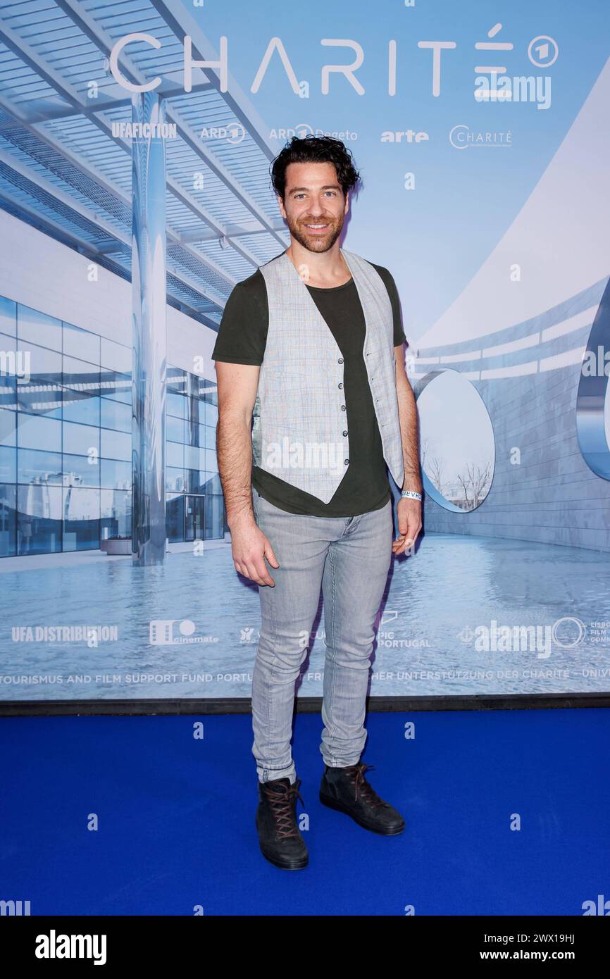 Premiere ARD Serie - CharitÃ Patrick Fernandez bei der Premiere der 4. Staffel der ARD Serie ...