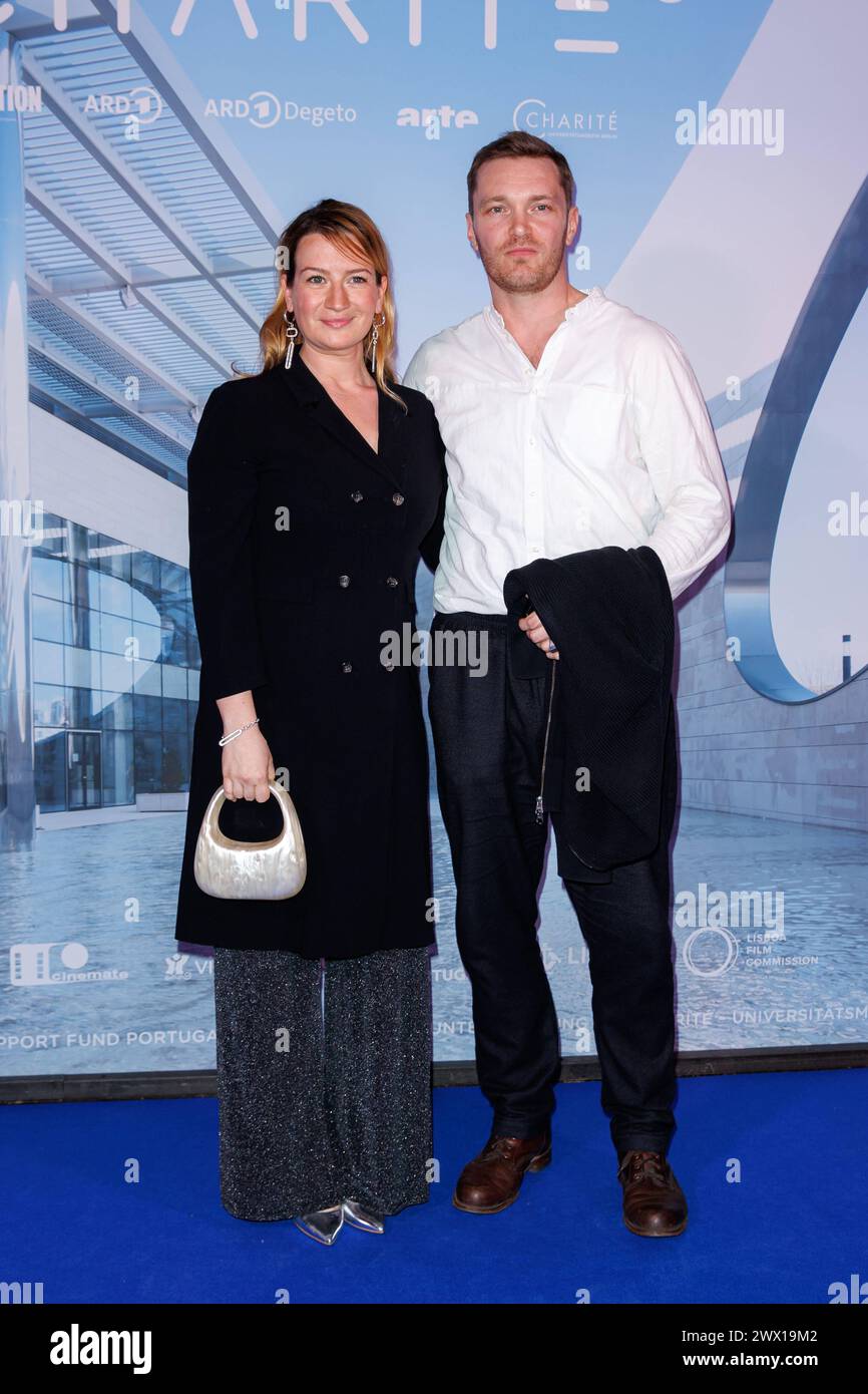 Premiere ARD Serie - CharitÃ Nina Gummich und Max Wagner bei der Premiere der 4. Staffel der ARD ...