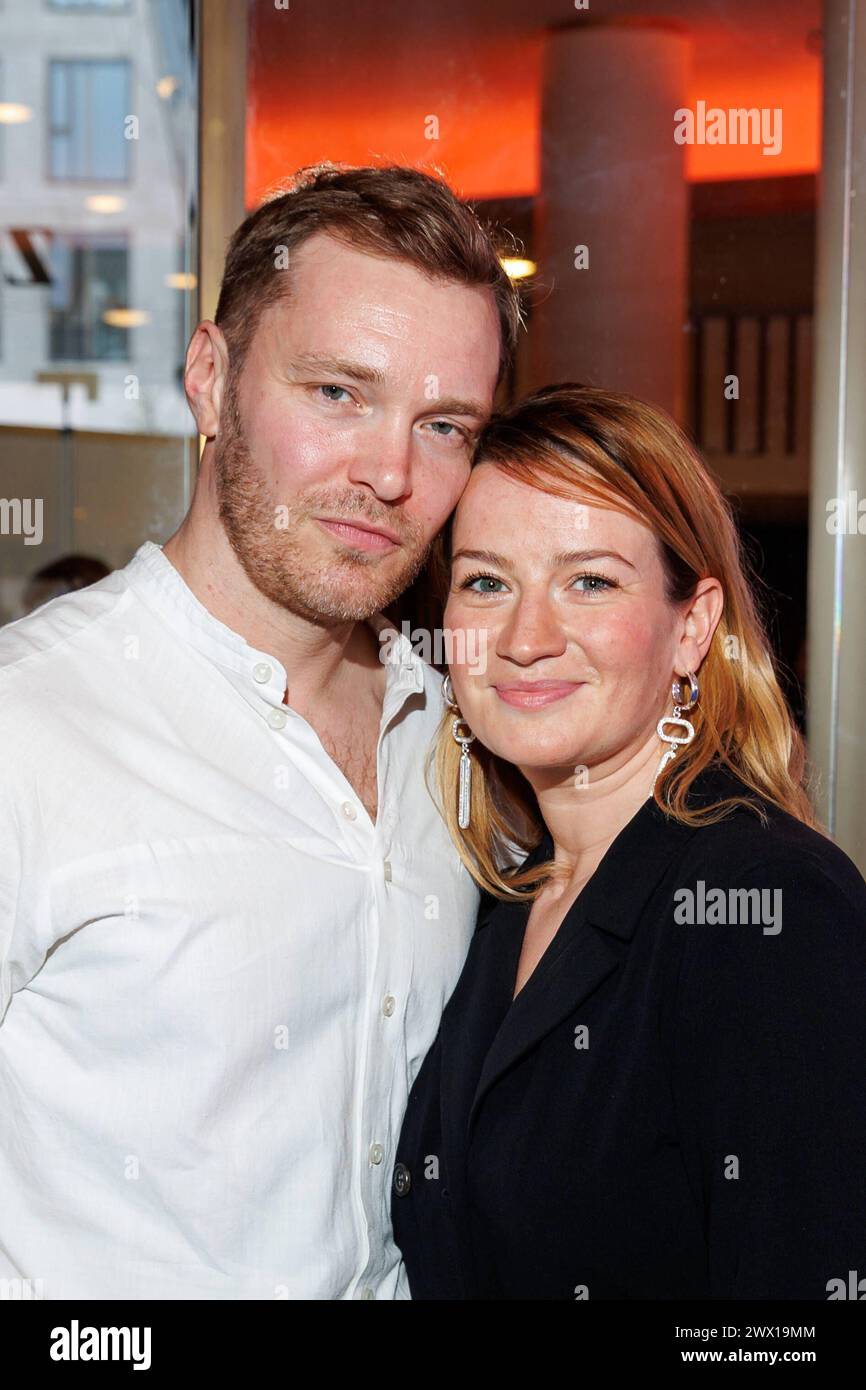 Premiere ARD Serie - CharitÃ Max Wagner und Nina Gummich bei der ...