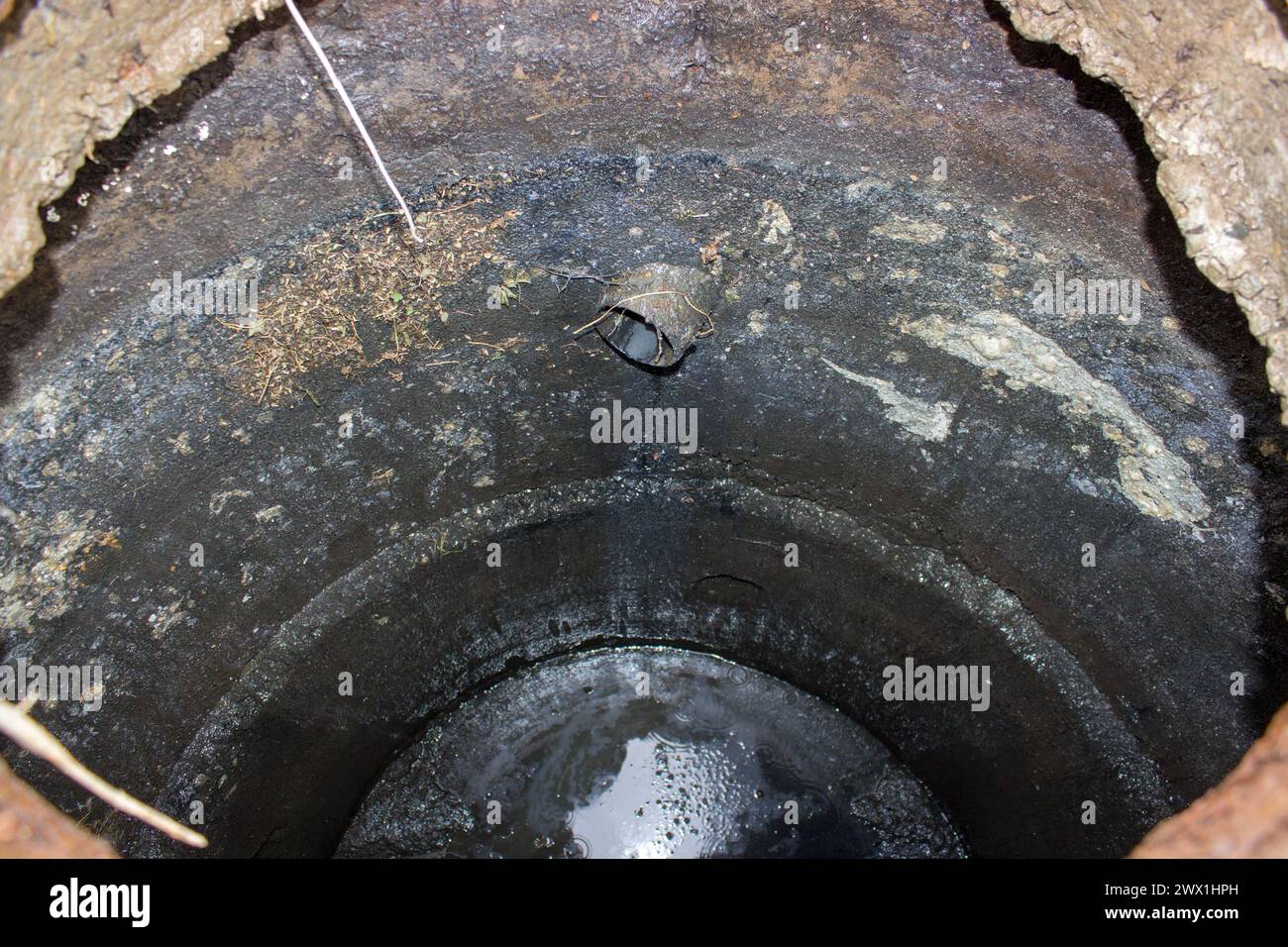 Water drainage system hi-res stock photography and images - Alamy