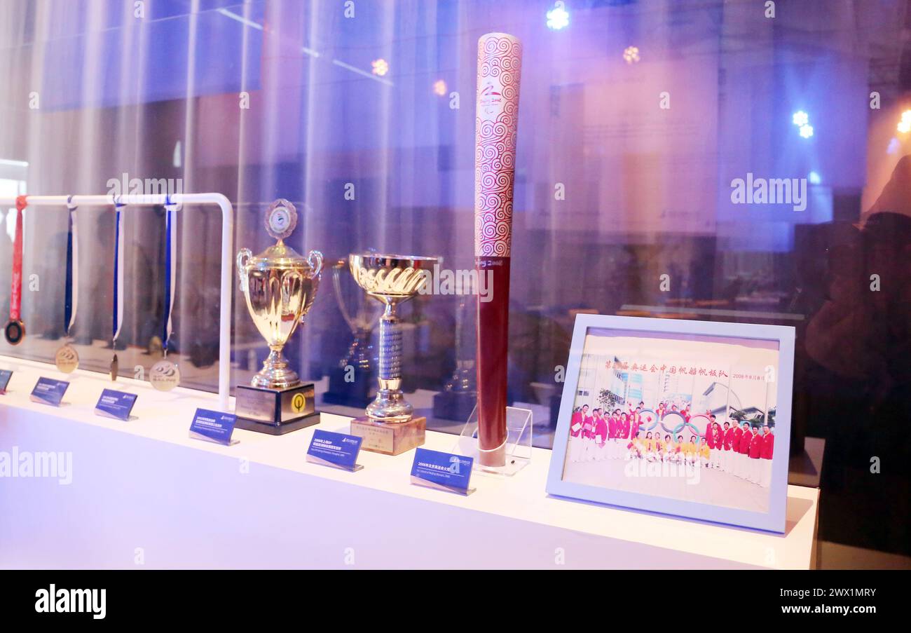 China olympic medals hi-res stock photography and images - Alamy